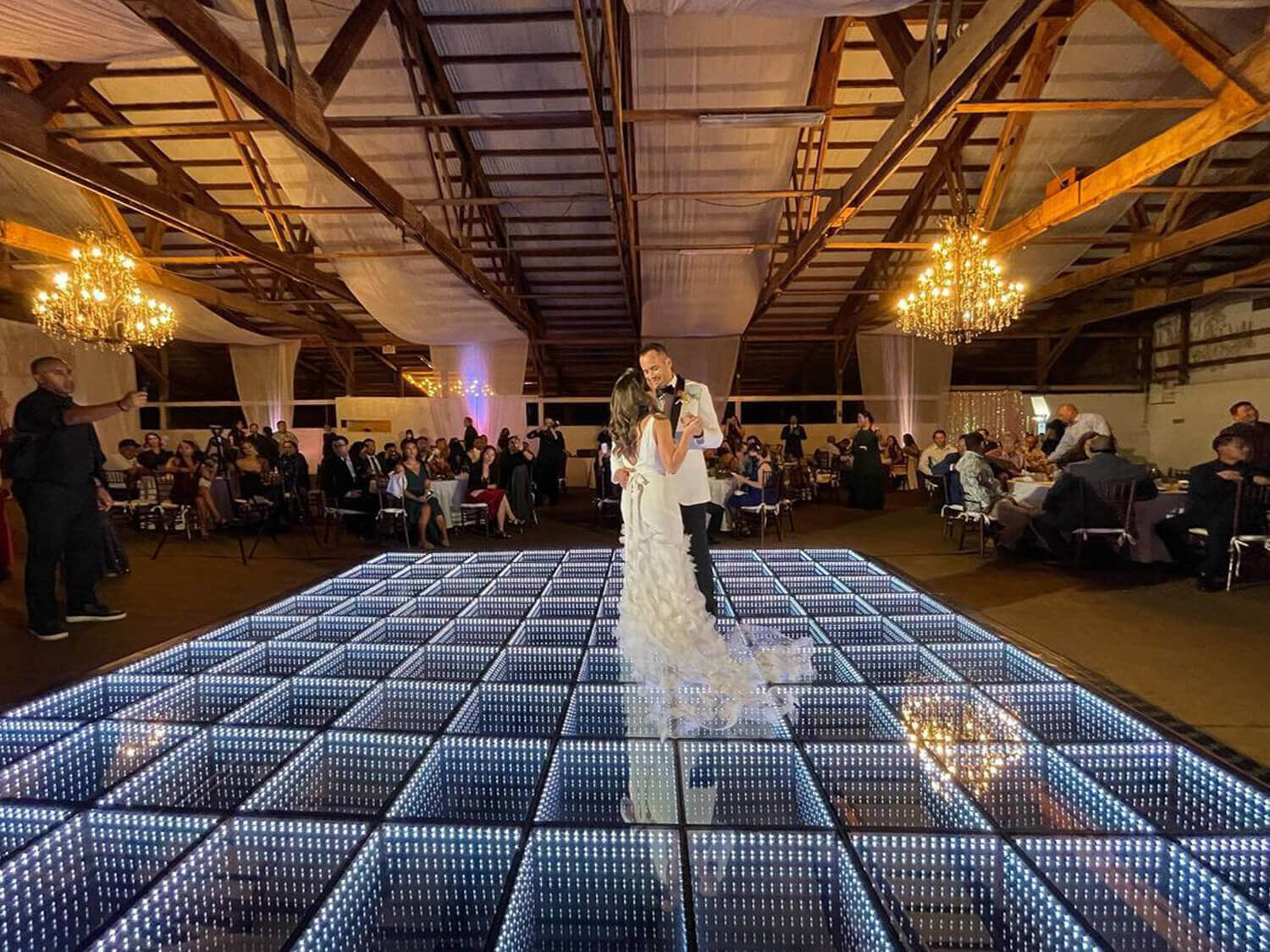 Elegant Wedding LED Dance Floor - Present a Unique Wedding